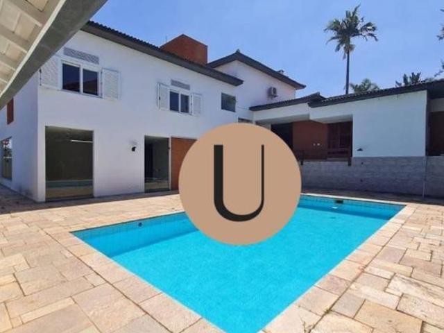 Casa com piscina em Alphaville, 4 suites