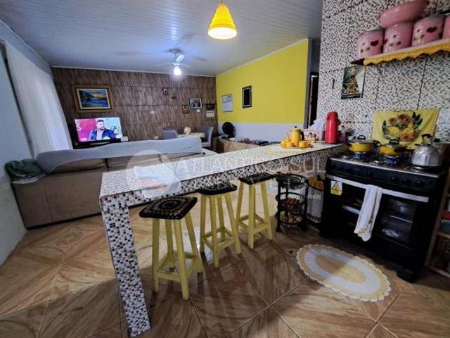 CASA COM PISCINA EM ALVENARIA, 650m DA PRAIA, MARISSOL, PONTAL DO PARANA PR