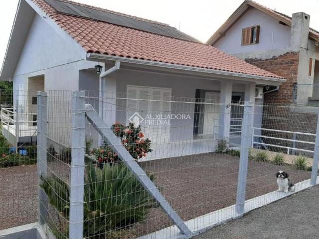 Casa com piscina em Arroio do Meio