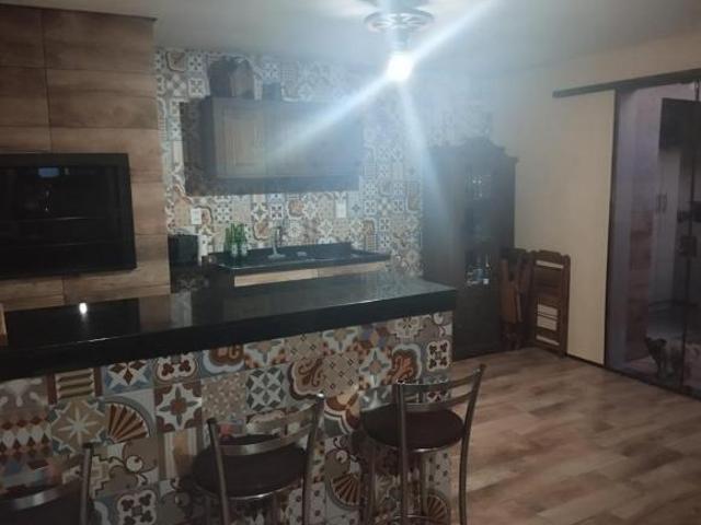 Casa com piscina em Cachoeirinha
