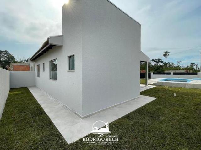 Casa com piscina em Canoas