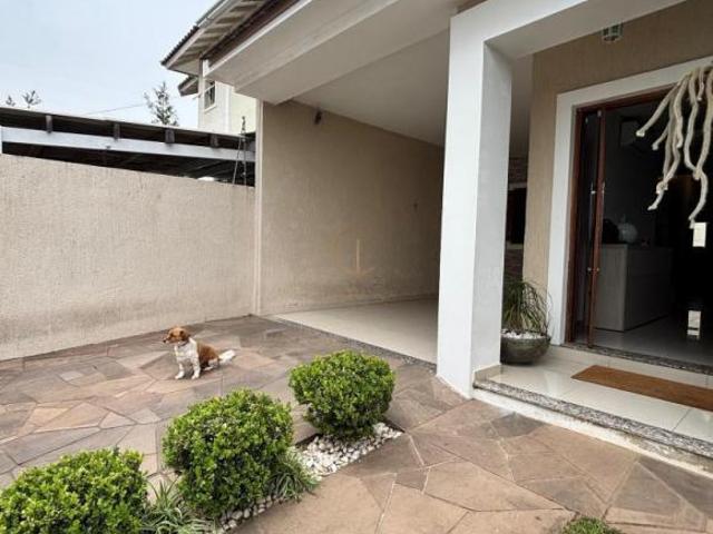 Casa com Piscina em Canoas Oportunidade de Venda no Bairro Igara