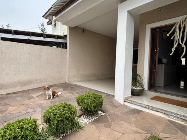 Casa com Piscina em Canoas Oportunidade de Venda no Bairro Igara