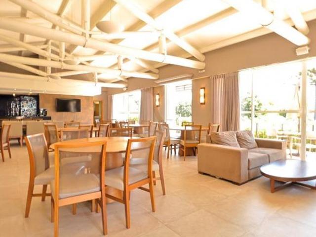 Casa com piscina em condomínio 041 997104652