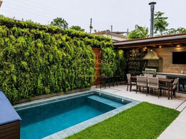 Casa com Piscina em Condomínio Fechado | Alto da Boa Vista | 336 m² | 4 dormitórios