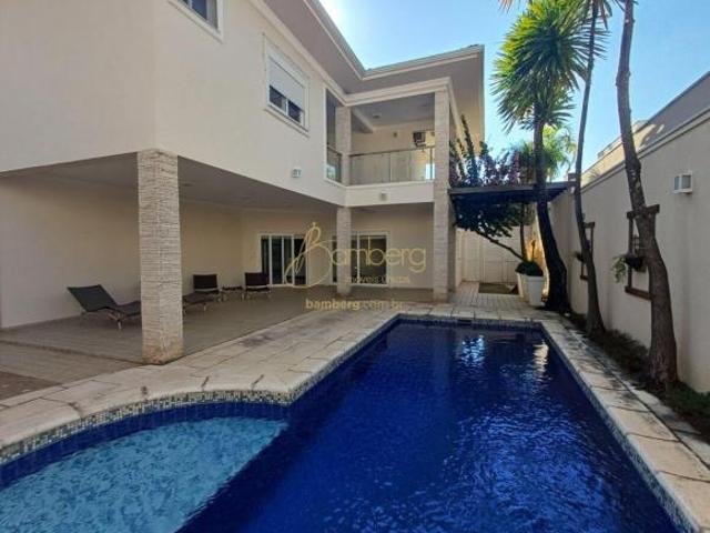 Casa com piscina no condomínio Villagio Di Verona, 470 m² de área útil/ 4 quartos/ 2 vagas cobertas