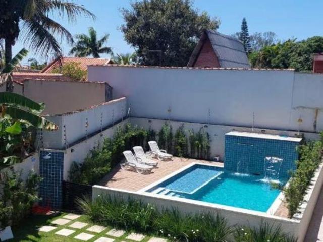 Casa com Piscina em Itanhaém