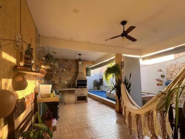 Casa com piscina em Jabaquara