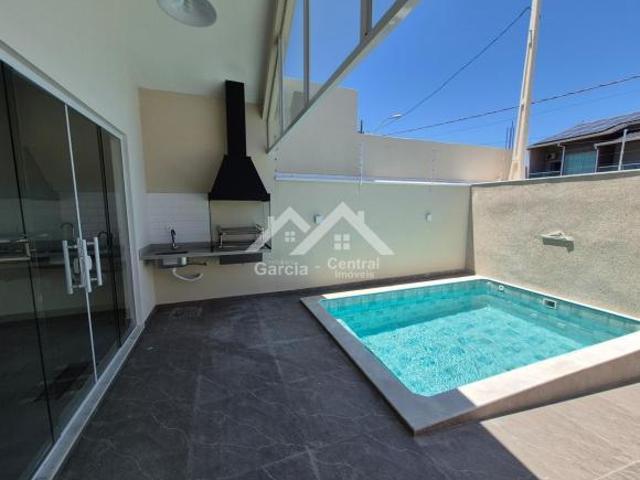 Casa com piscina em Peruíbe