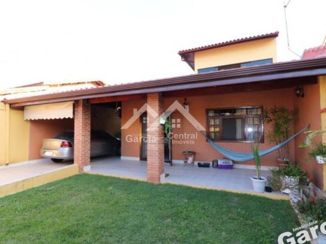 Casa com piscina em Peruíbe