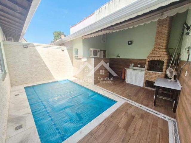 Casa com piscina em Peruíbe