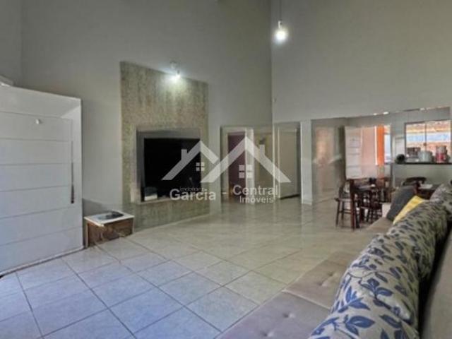Casa com piscina em Peruíbe