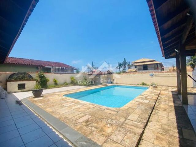 Casa com piscina em Peruíbe
