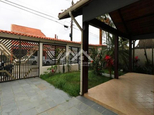 Casa com piscina em Peruíbe