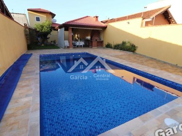 Casa com piscina em Peruíbe