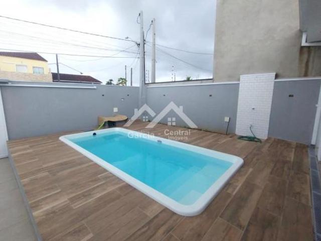 Casa com piscina em Peruíbe