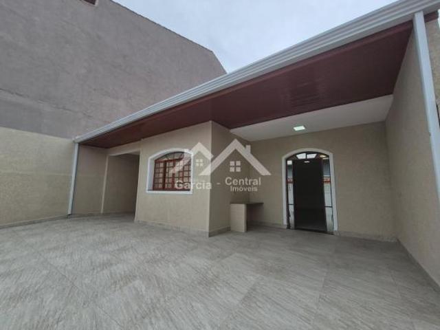 Casa com piscina em Peruíbe