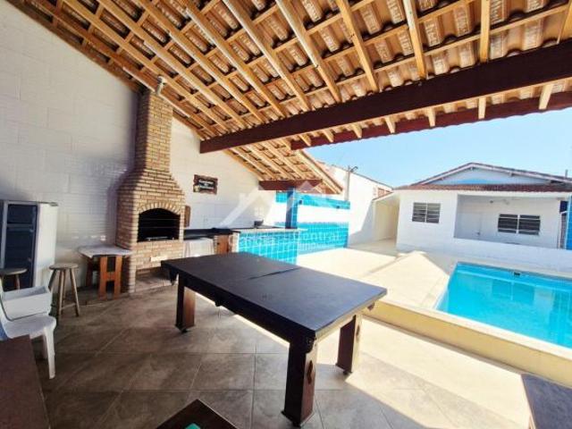 Casa com piscina em Peruíbe
