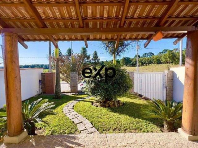 Casa com piscina em Piraquara