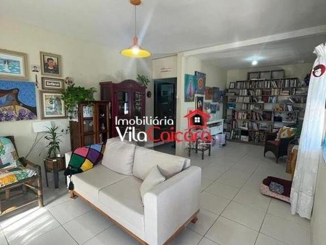 Casa com piscina em Pontal do Sul