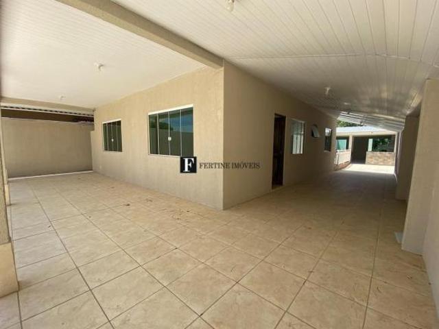 Casa com Piscina em Praia de Leste