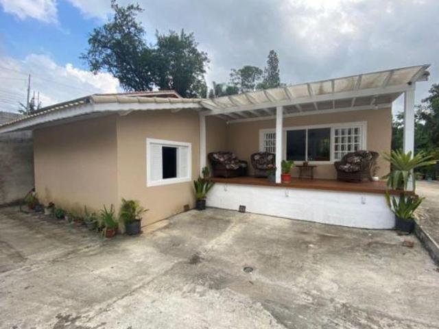 Casa com piscina em São Lourenço da Serra SP