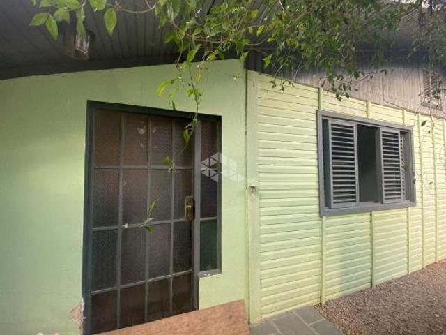 CASA COM PISCINA EM SANTA CRUZ DO SUL