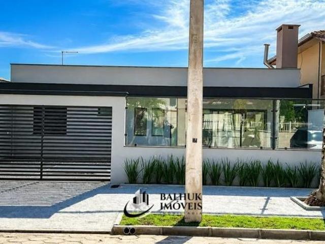Casa com piscina faixa mar