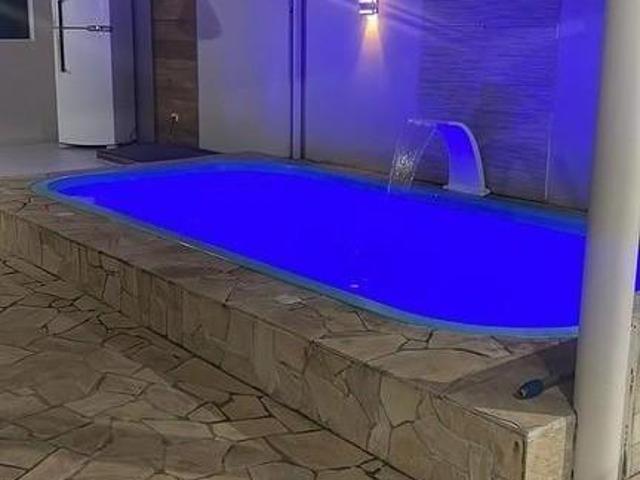 Casa com piscina faixa mar Santa Terezinha