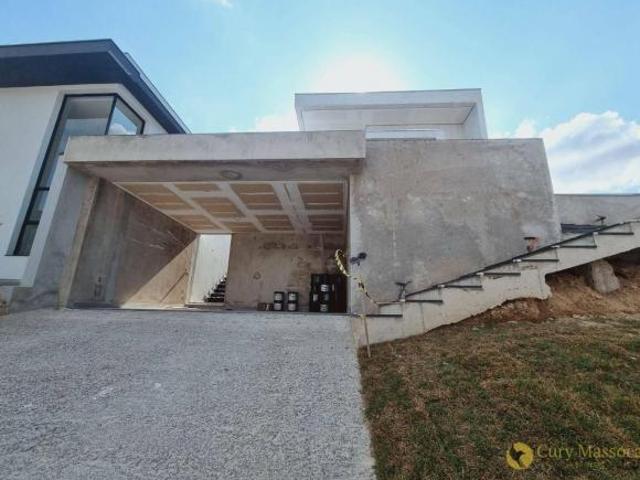 Casa com piscina, gourmet, 3 suítes e uma vista incrivel, no condomínio UNA