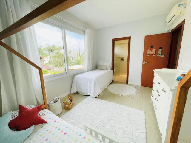 Casa com Piscina Jurerê Internacional ACI0025