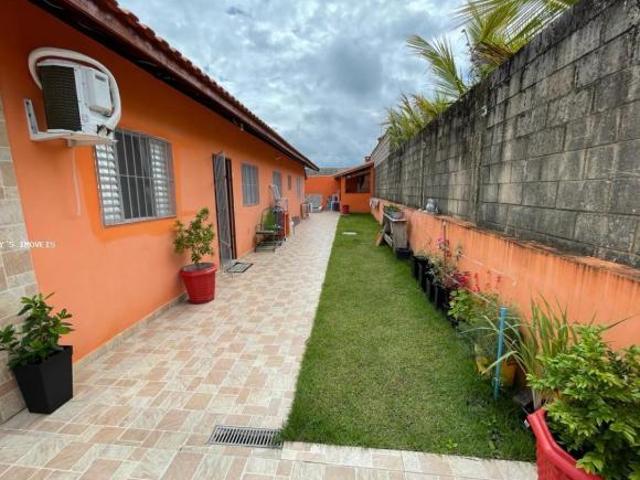 Casa com piscina, lado praia!