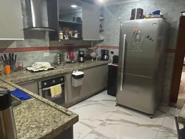 Casa com piscina para venda na Vila Bueno Aires!