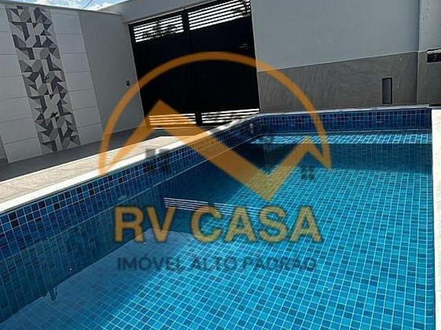 Casa com piscina perto da praia em Itanhaém SP
