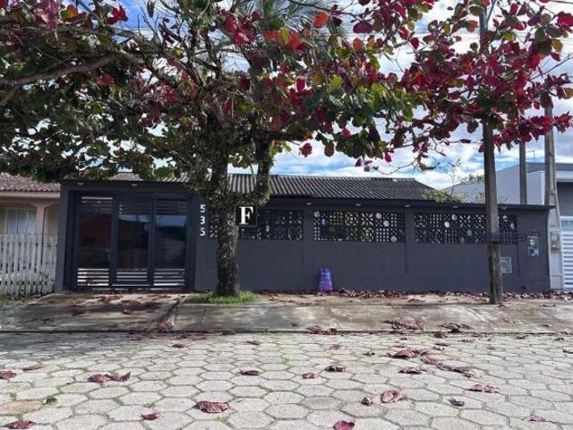 Casa com piscina perto do mar em Monções Financie