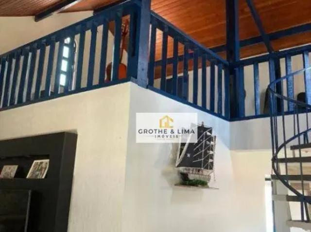 Casa com piscina próximo a praia de Martim de Sá