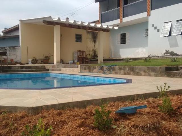 casa com piscina pra vender em Jaguariúna
