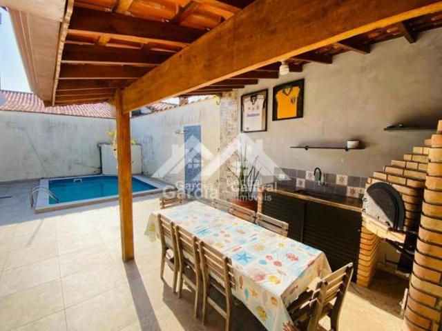 Casa com piscina próximo a praia em Peruíbe