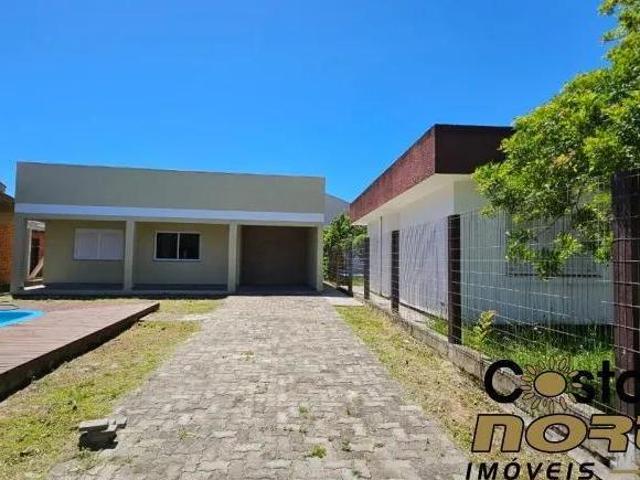Casa com Piscina Próximo do Centro de Tramandaí
