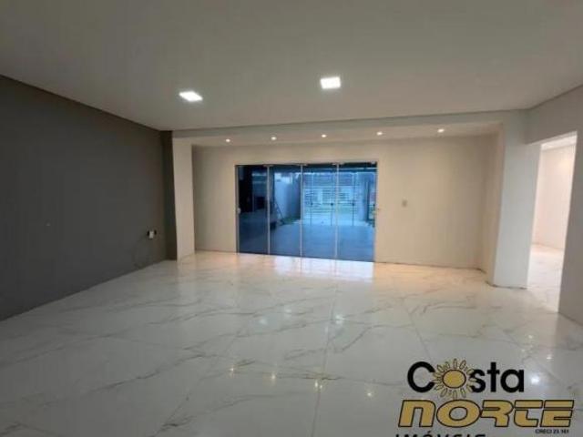 Casa com Piscina Próximo do Mar de Tramandaí