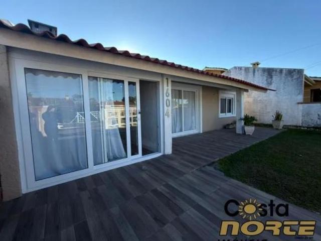Casa com Piscina Próximo do Mar em Imbé
