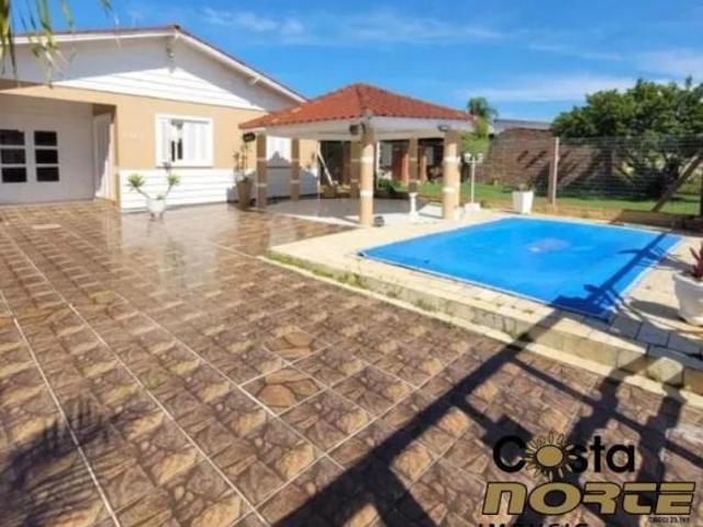 Casa com Piscina Próximo do Mar em Tramandaí