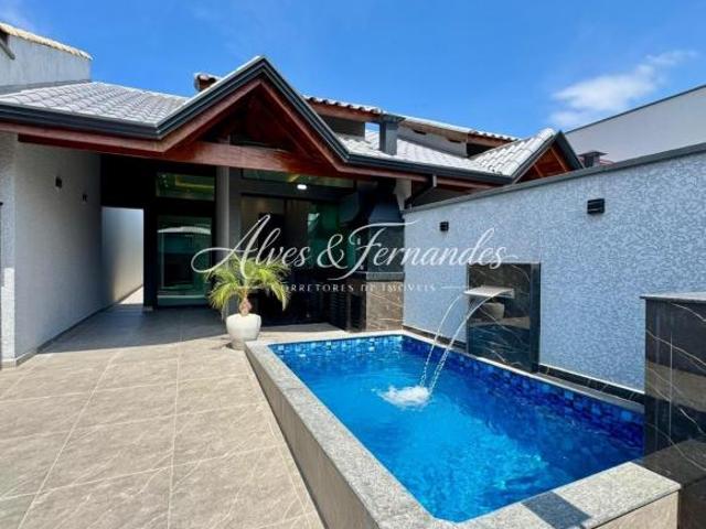 Casa com Piscina,2 Quartos, sendo 1 Suíte em Peruíbe, Bairro Ribamar
