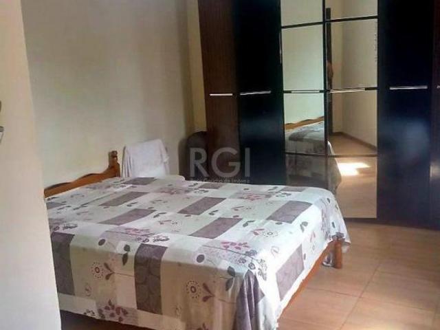 Casa com piscina 3 dormitórios e 2 Costa e Silva Zona Norte de Porto Alegre