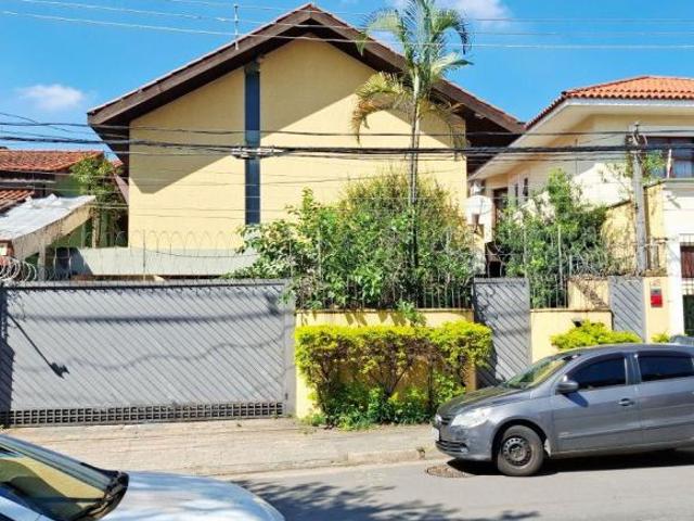 Casa com piscina | 3 suítes | Quintal | 4 vagas | Jardim