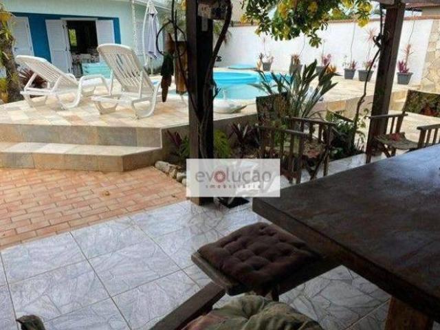 Casa com piscina 3 Q e 1 suite amplo quintal paisagismo