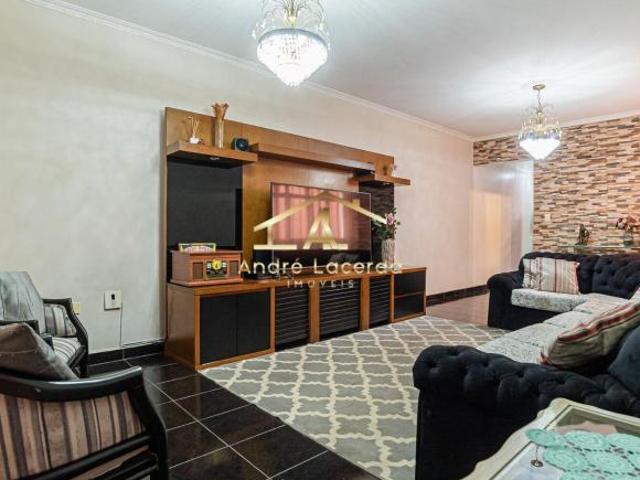 Casa com Piscina, 3 quartos, salão de festa, churrasqueira, area de lazer