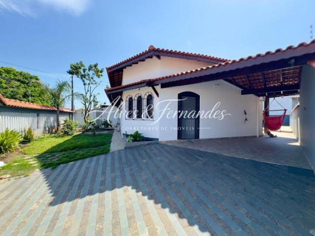 Casa com Piscina 3 Quartos sendo 1 Suíte em Peruíbe, Bairro Cidade Nova Peruíbe