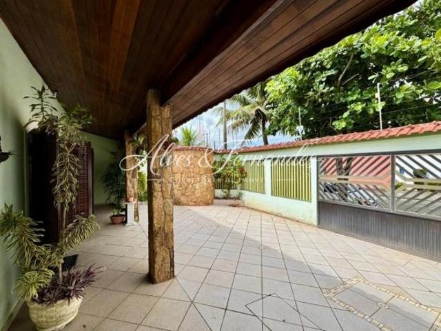 Casa com Piscina, 3 Quartos, sendo 1 Suíte em Peruíbe, Bairro Cidade Nova Peruíbe
