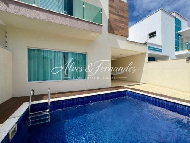 Casa com Piscina, 3 Quartos sendo 1 Suíte em Peruíbe, Bairro Ribamar
